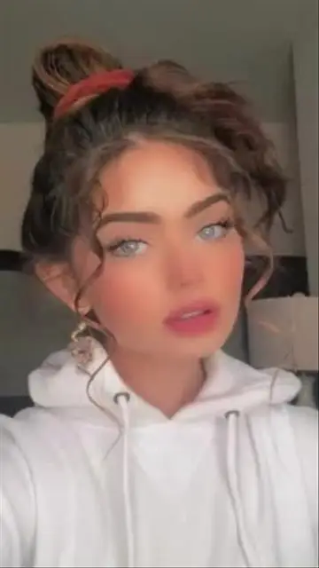 Rwanga Xwendn (@xwendn_krd) | Snapchat Stories, Spotlight & Lenses